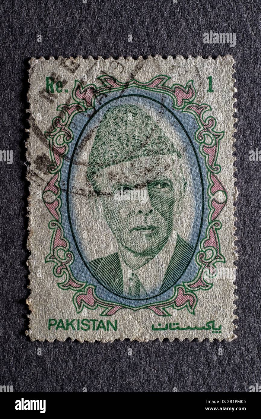 Old pakistan postage stamp hi-res stock photography and images - Alamy