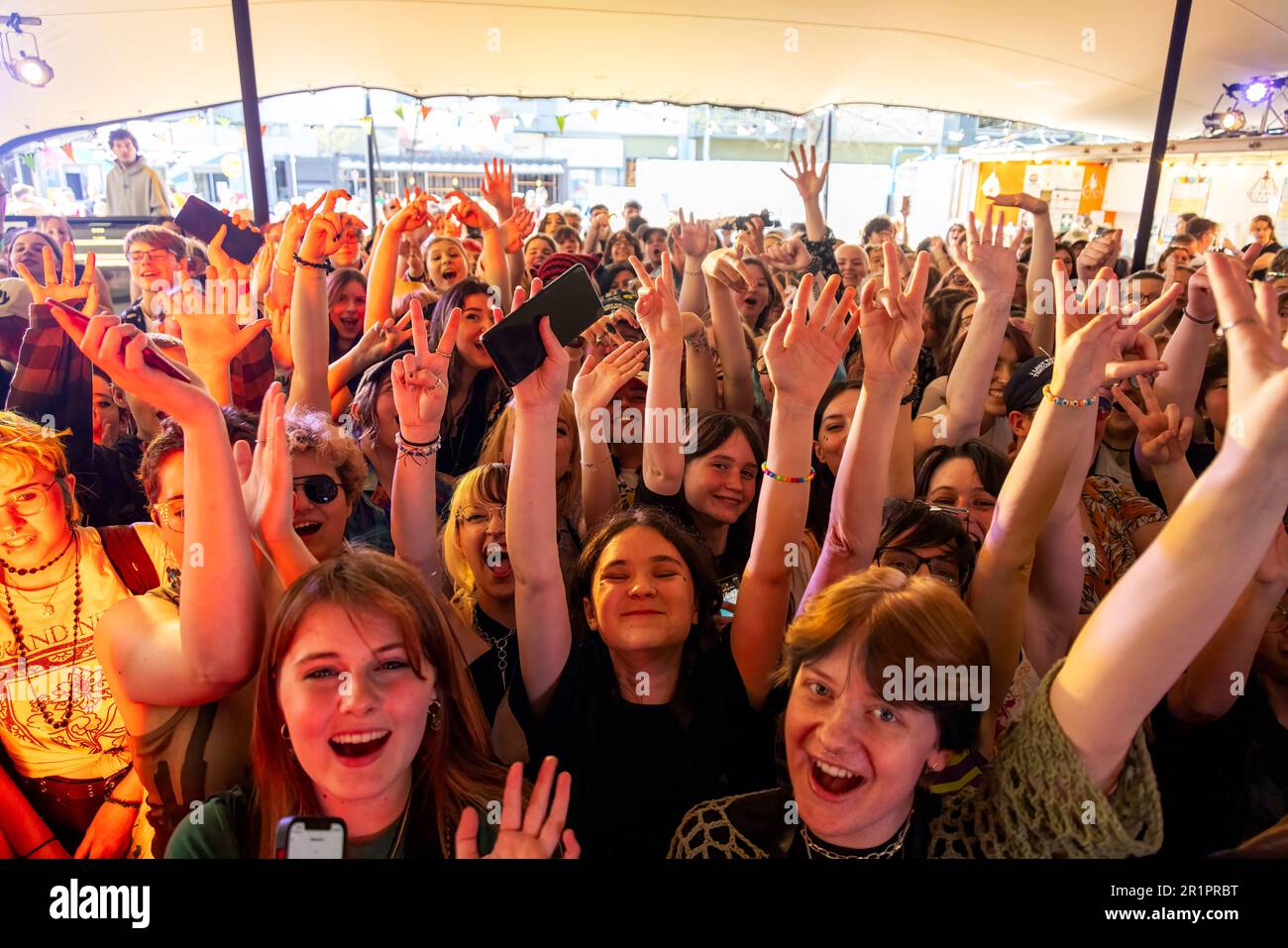 Brighton, City of Brighton & Hove, East Sussex, UK. James Marriot performing at Jubilee Square ...
