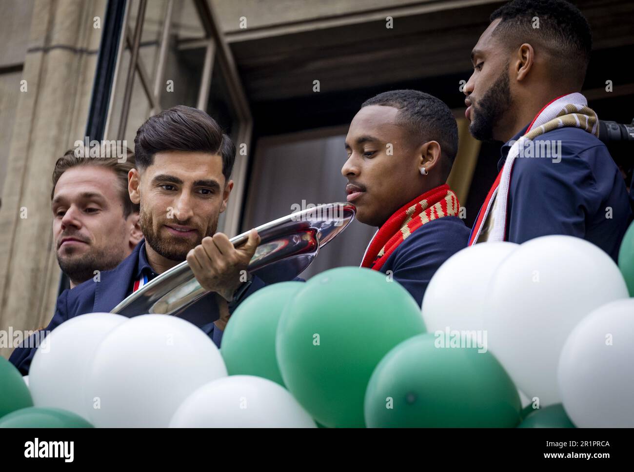 ROTTERDAM - Alireza Jahanbakhsh and Igor Paixao on the balcony of the ...