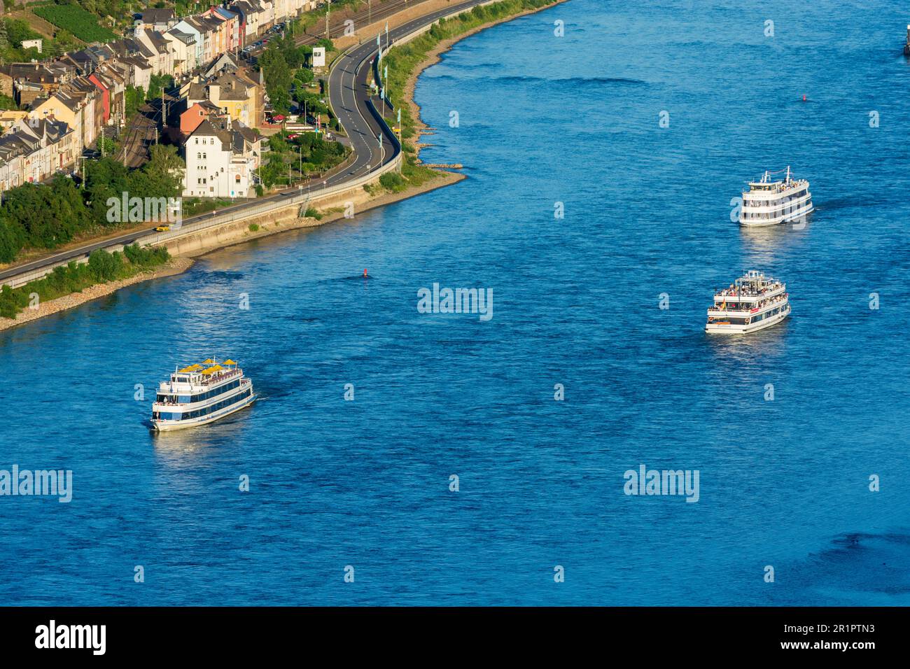 Passenger ships in rheingau hi-res stock photography and images - Alamy