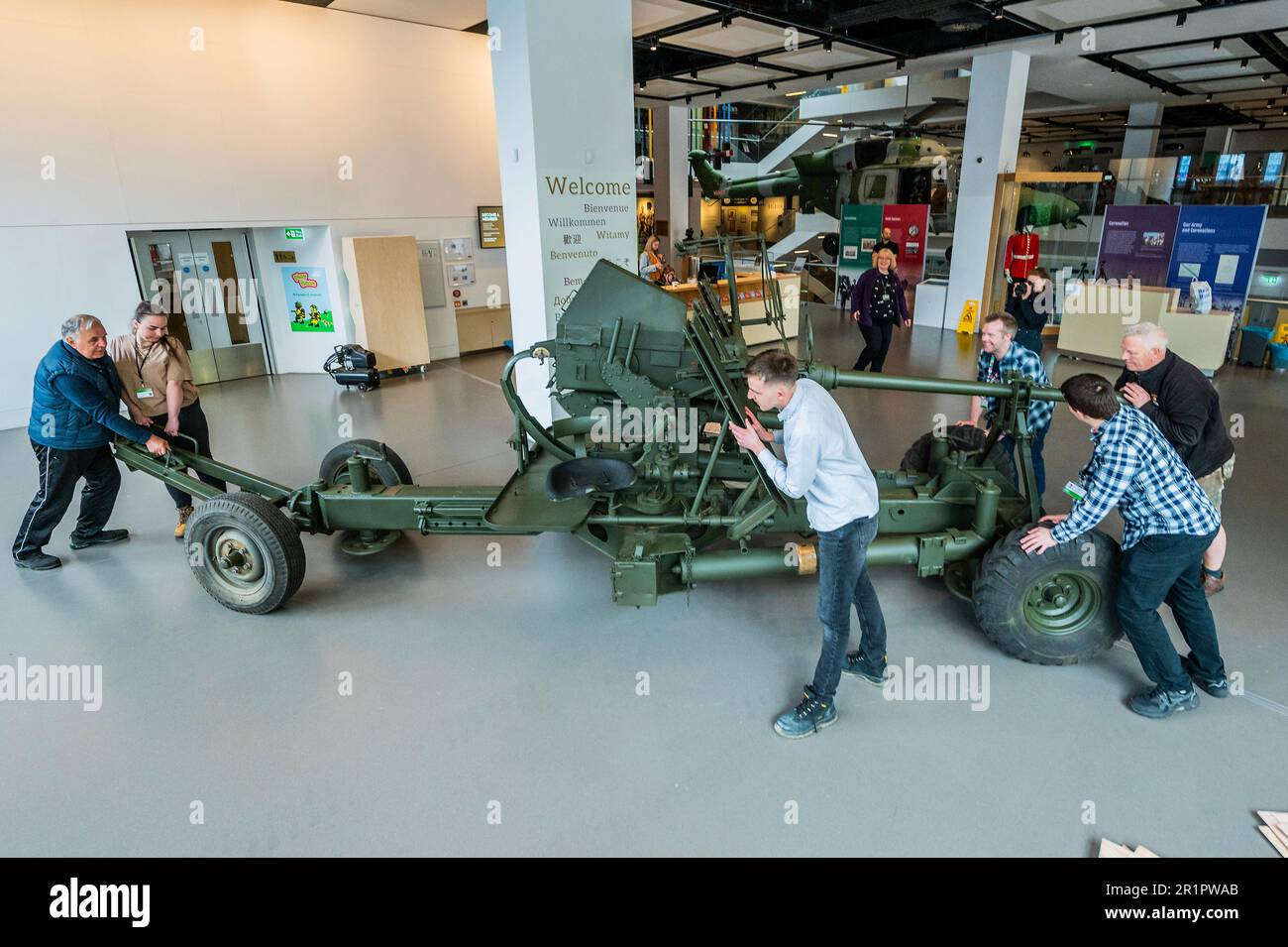 London, UK. 15th May, 2023. Installation of the Bofors gun in National ...