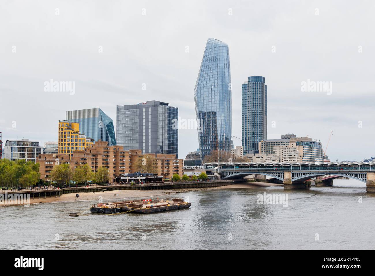Blackfriars Bridge, Bankside and 'The Vase' on the River Thames, London ...