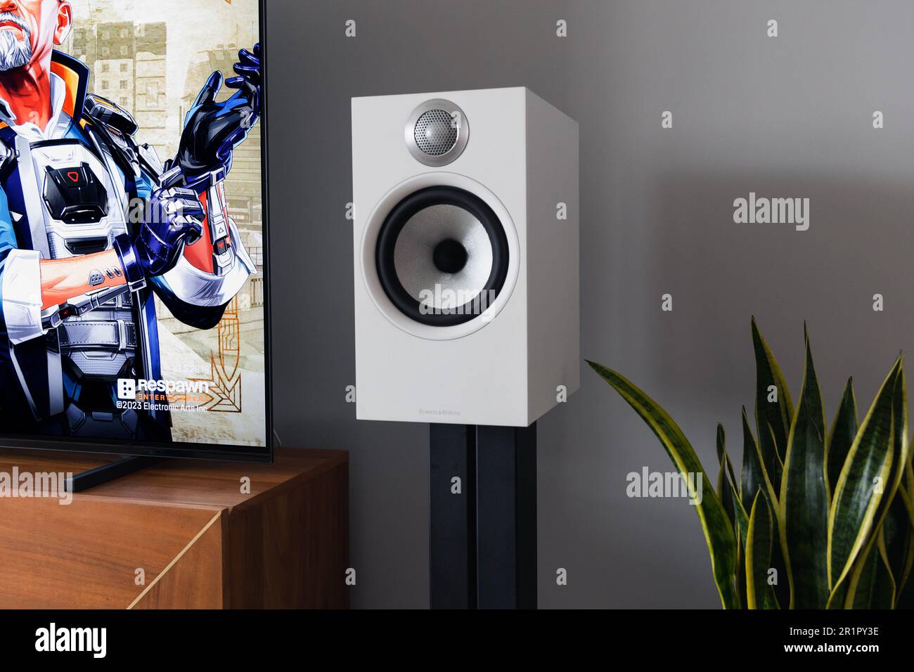 LONDON - MAY 12, 2023: Apex Legends video game on 4K OLED gaming TV in ...