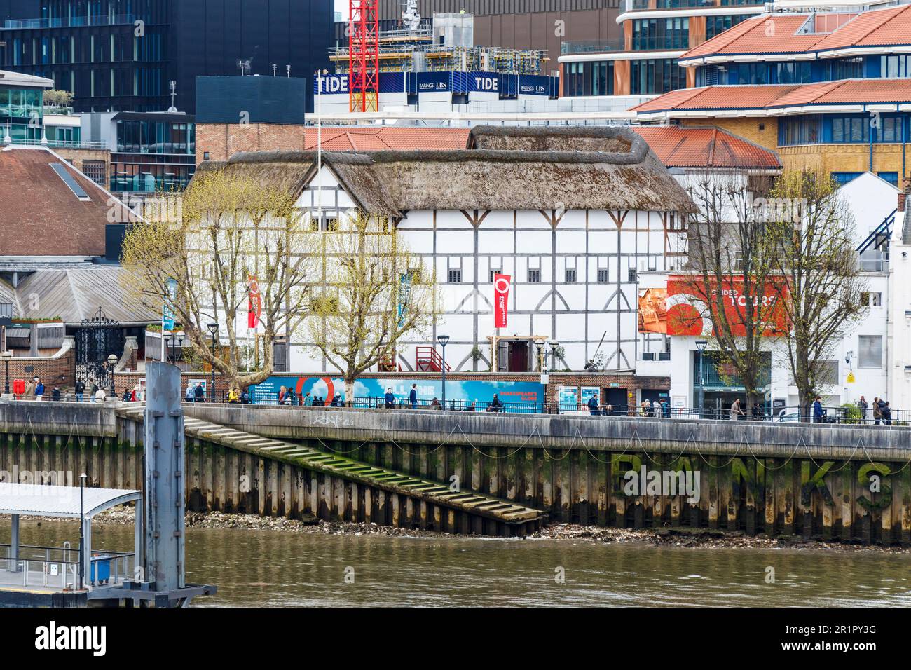 Shakespeare theatre exterior hi-res stock photography and images - Alamy