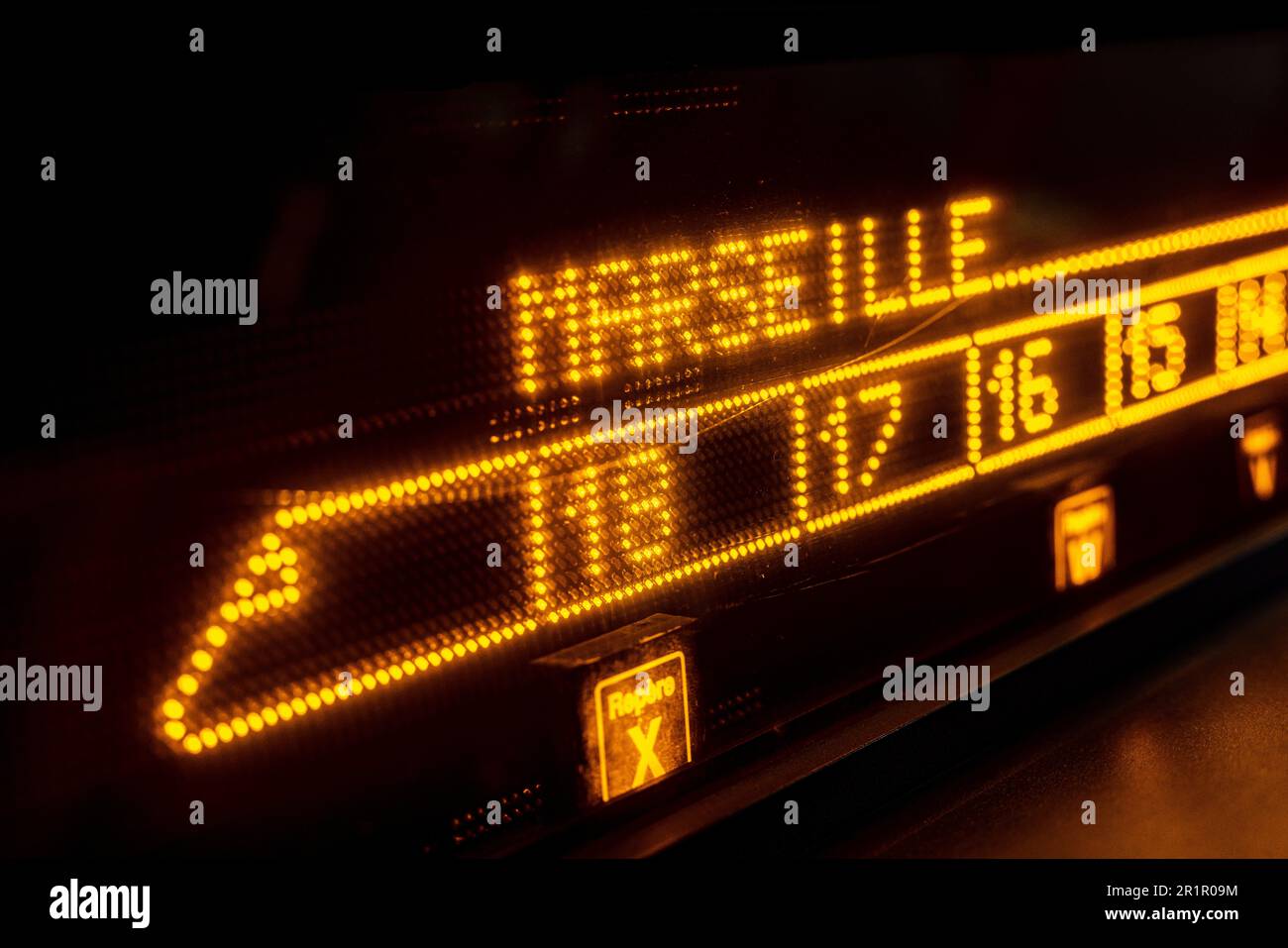 Status lights hi-res stock photography and images - Alamy