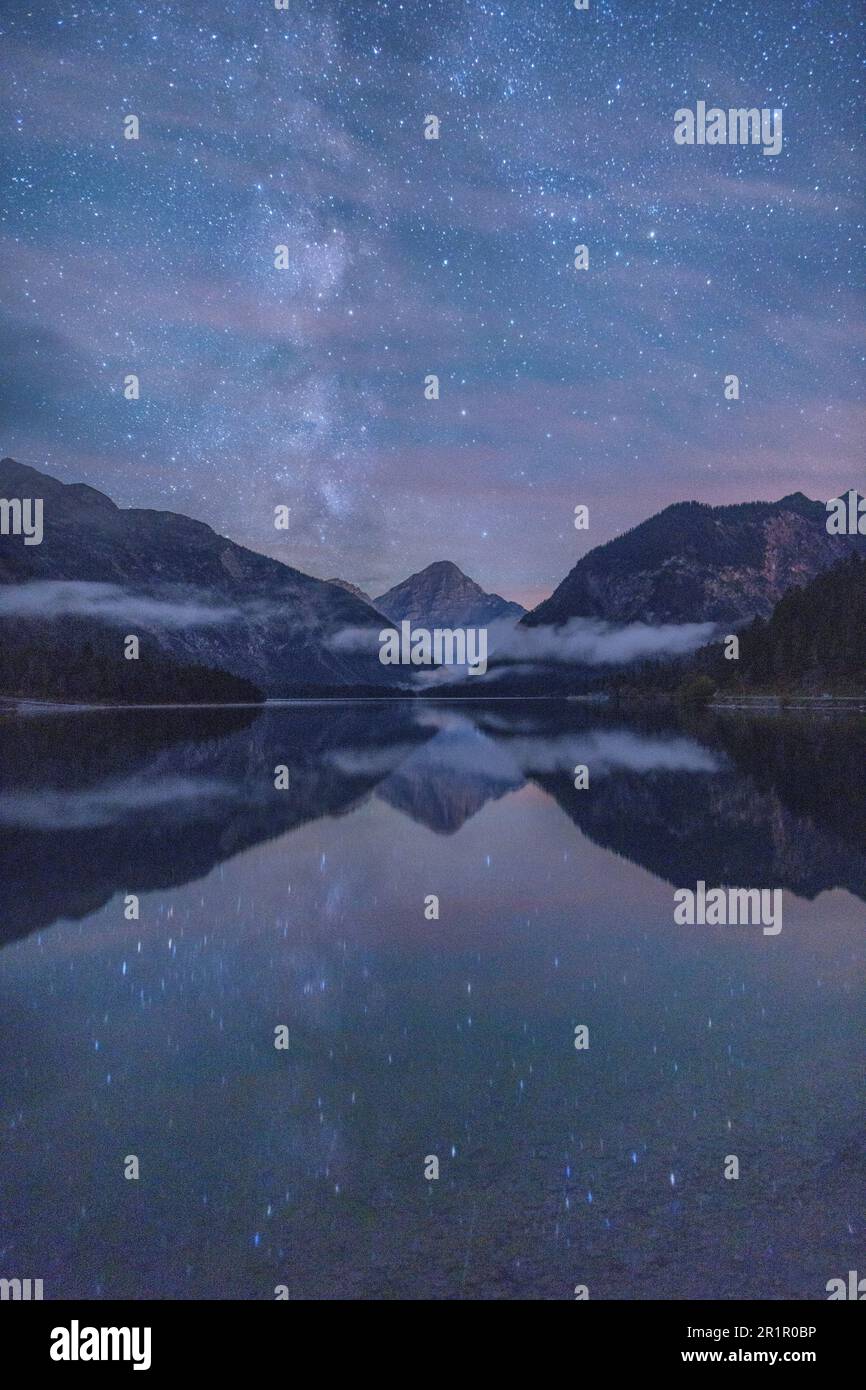 Night sky reflection hi-res stock photography and images - Alamy