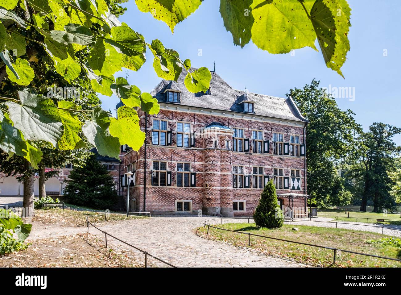 Castle reinbek hi-res stock photography and images - Alamy