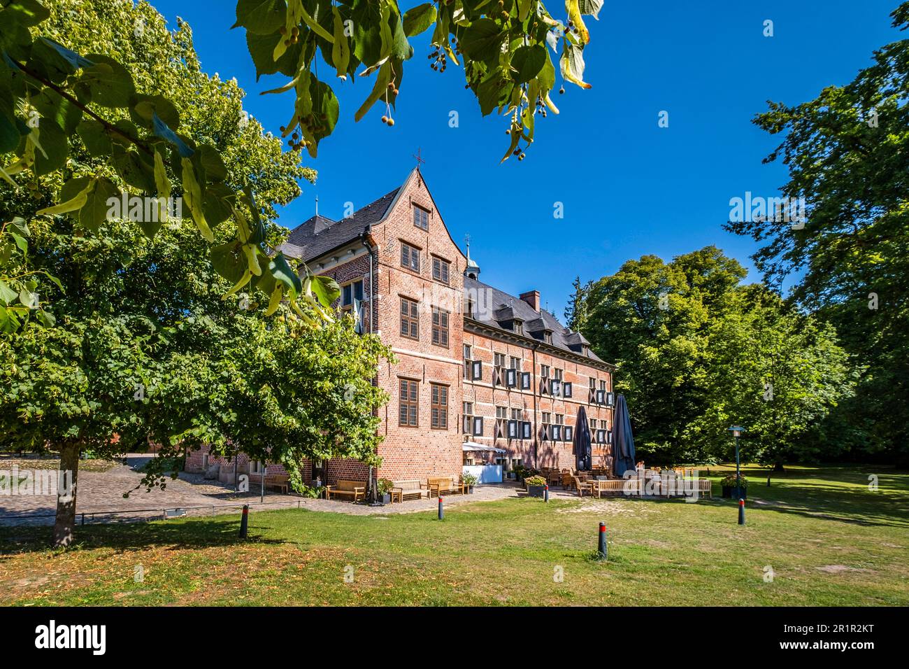 Reinbek castle in hamburg reinbek hi-res stock photography and images ...