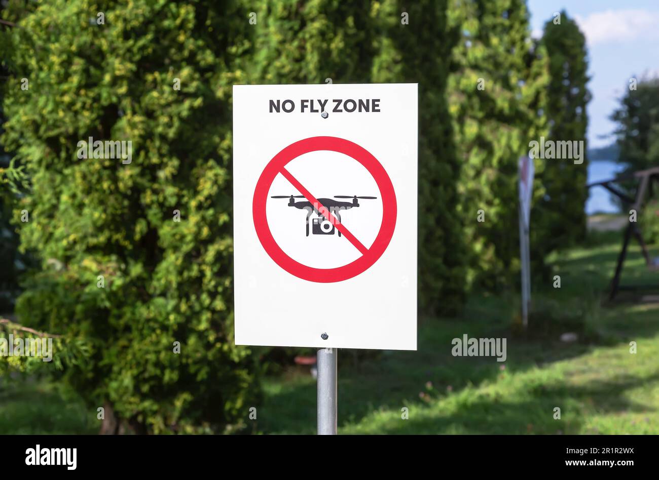 No fly zone sign against a natural background. No drone zone sign Stock ...