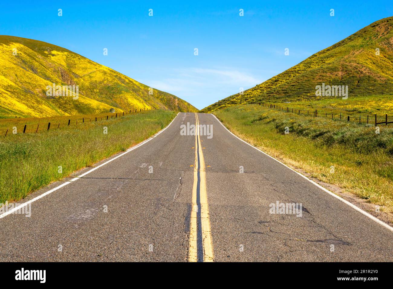 Views of the Temblor Range part of the California Coast Ranges in San ...