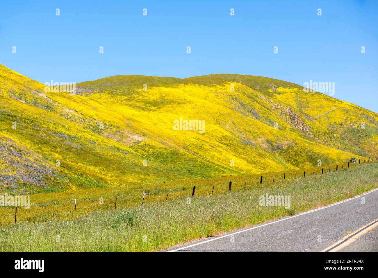 Views of the Temblor Range part of the California Coast Ranges in San ...