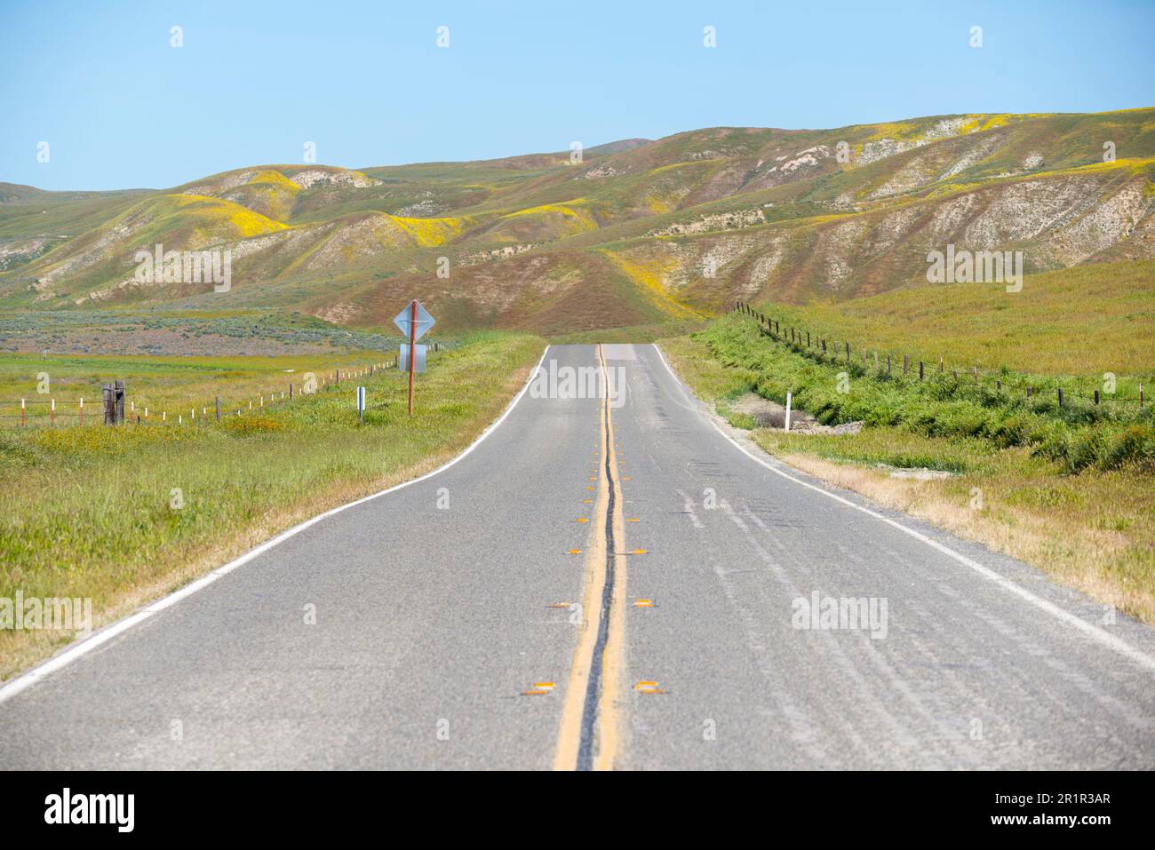 Views of the Temblor Range part of the California Coast Ranges in San ...