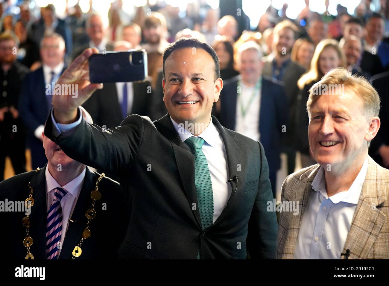 Taoiseach Leo Varadkar taking a selfie with CEO Vincent Roche of Analog ...