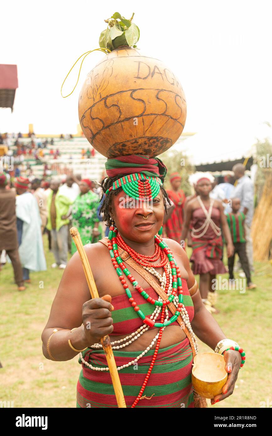 Black men carrying africa hi-res stock photography and images - Alamy