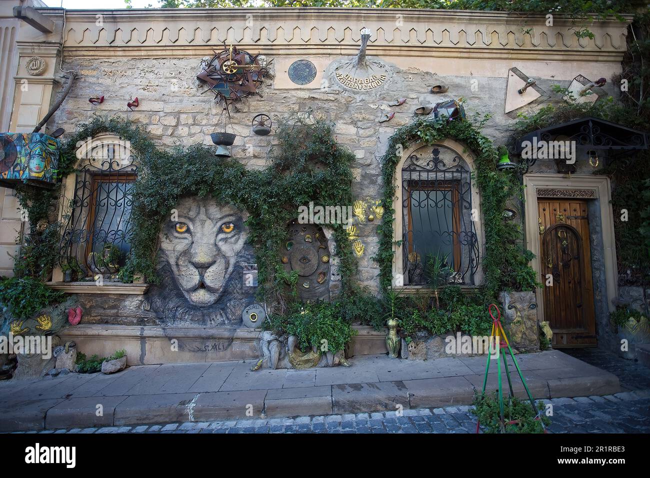 The lion's house Stock Photo - Alamy