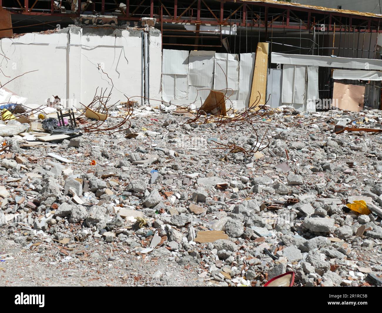 Damged buildings and rubble from the February earthquake in Adiyaman ...