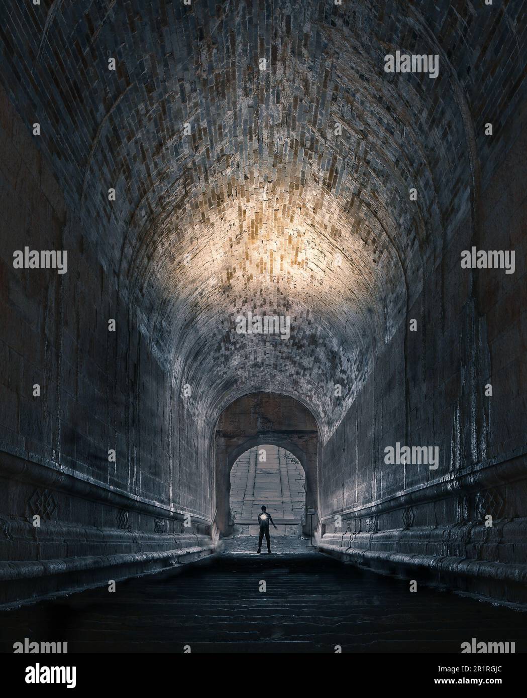 Dimly lit passage way hi-res stock photography and images - Alamy