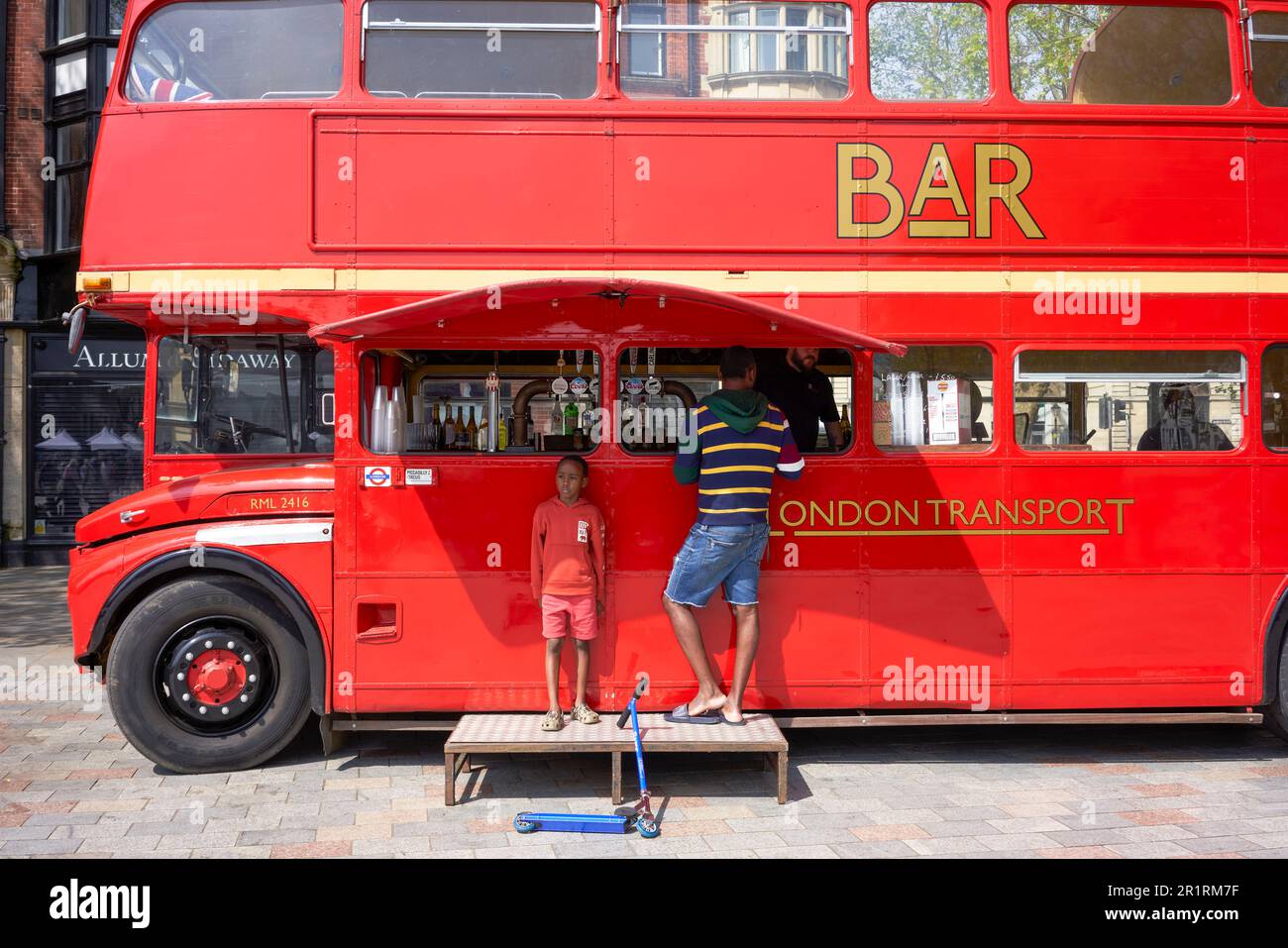Bus bar hi-res stock photography and images - Alamy