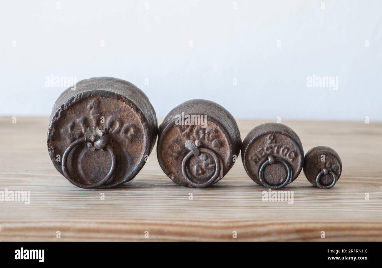 Iron weights hi-res stock photography and images - Alamy