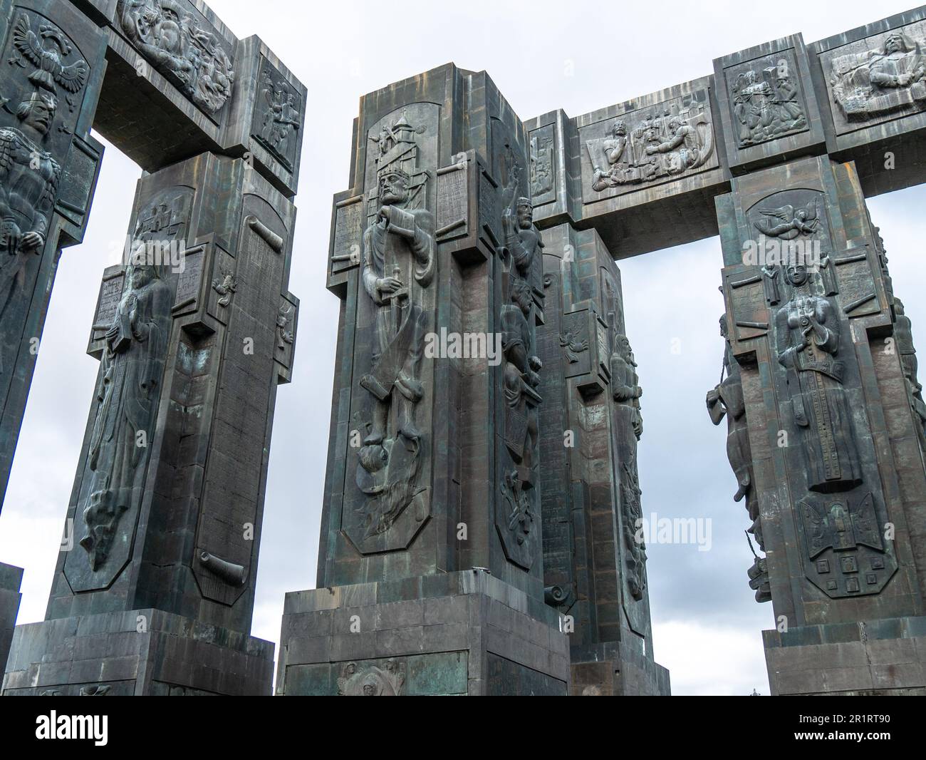 Stone carvings depicting highlights of Georgia history, Chronicle of ...