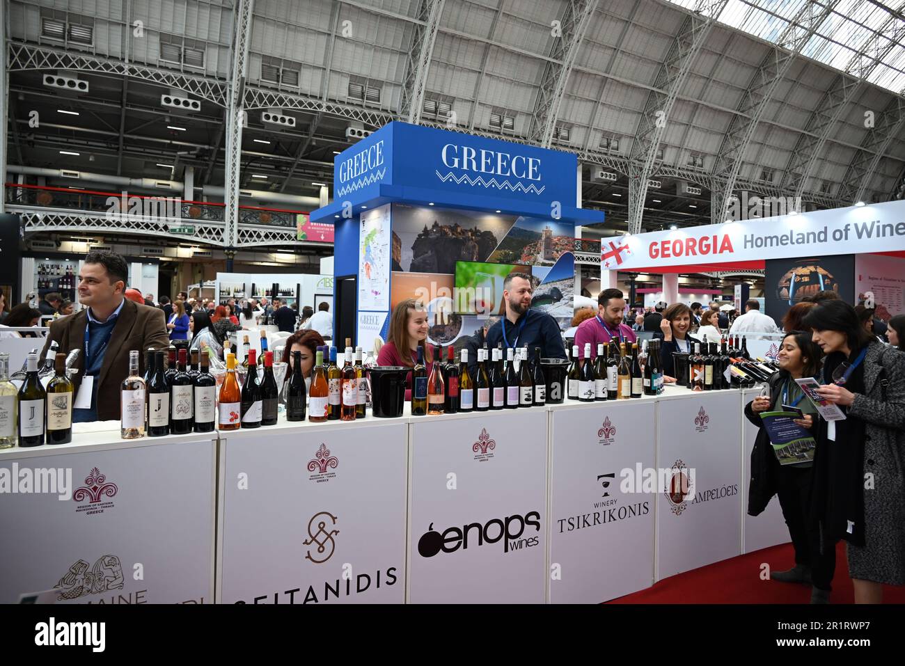 Banjo vino hi-res stock photography and images - Alamy