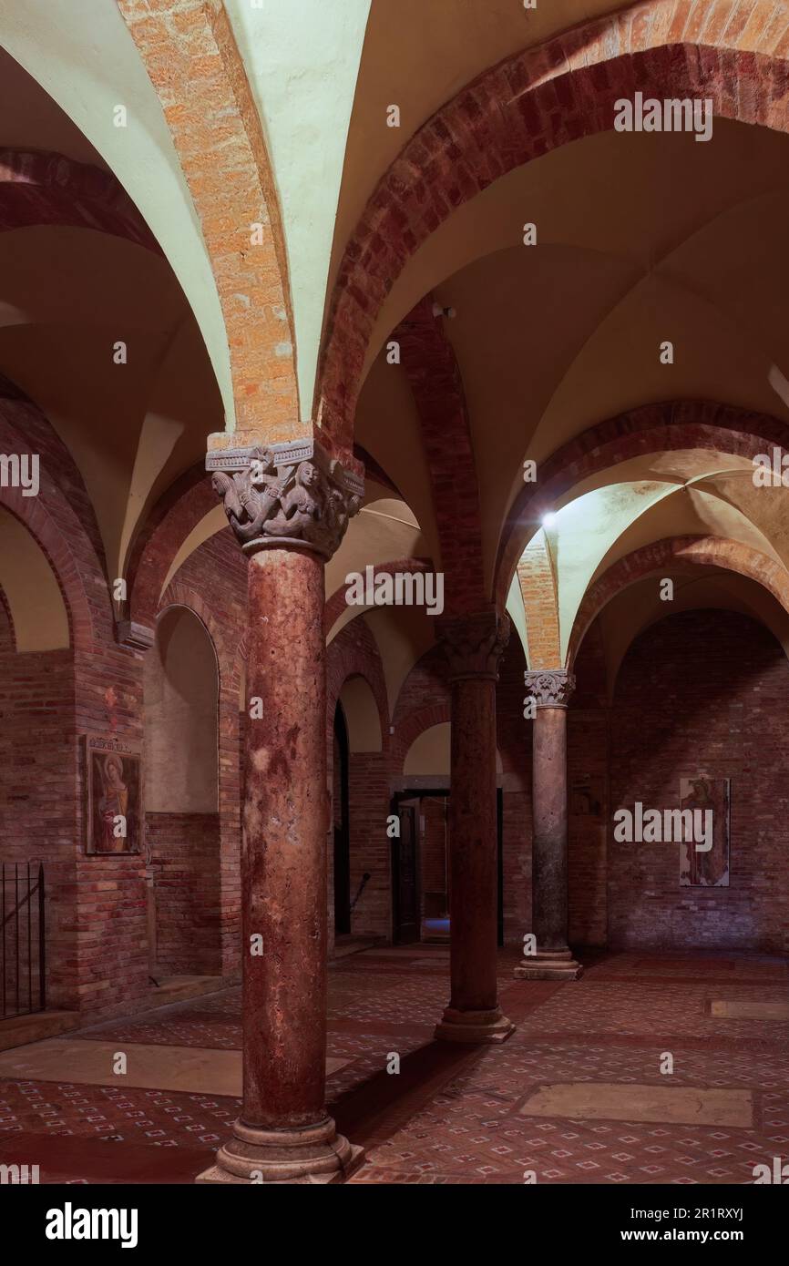 Architectural detail with arches and pillars inside Santo Stefano ...