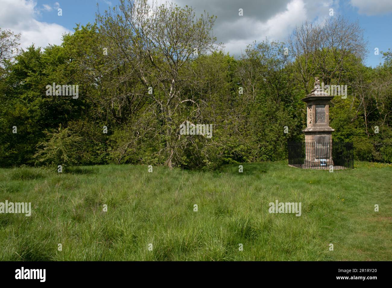 Sir Bevil Grenville's Monument to the commemorate the Royalist ...