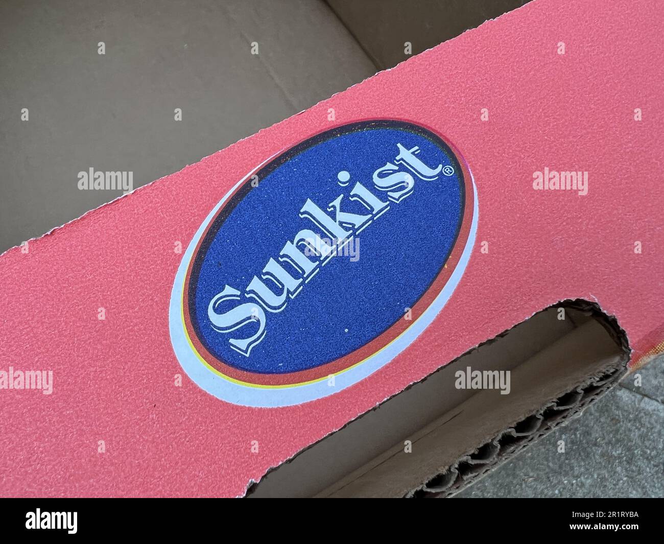 Sunkist logo hi-res stock photography and images - Alamy
