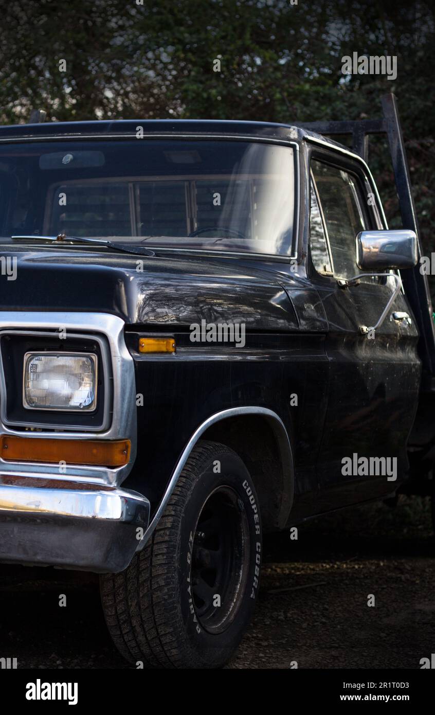 Front of an old American pick up truck Stock Photo - Alamy