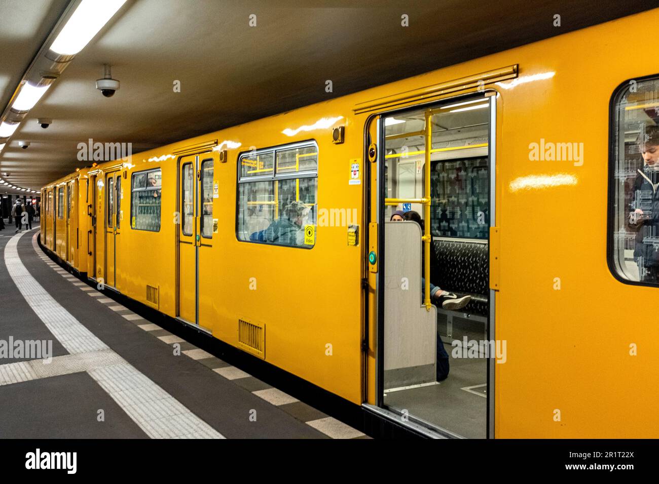 U2 line subway hi-res stock photography and images - Alamy
