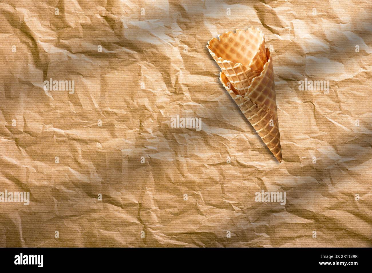 Empty paper cone paper cone hi-res stock photography and images - Alamy