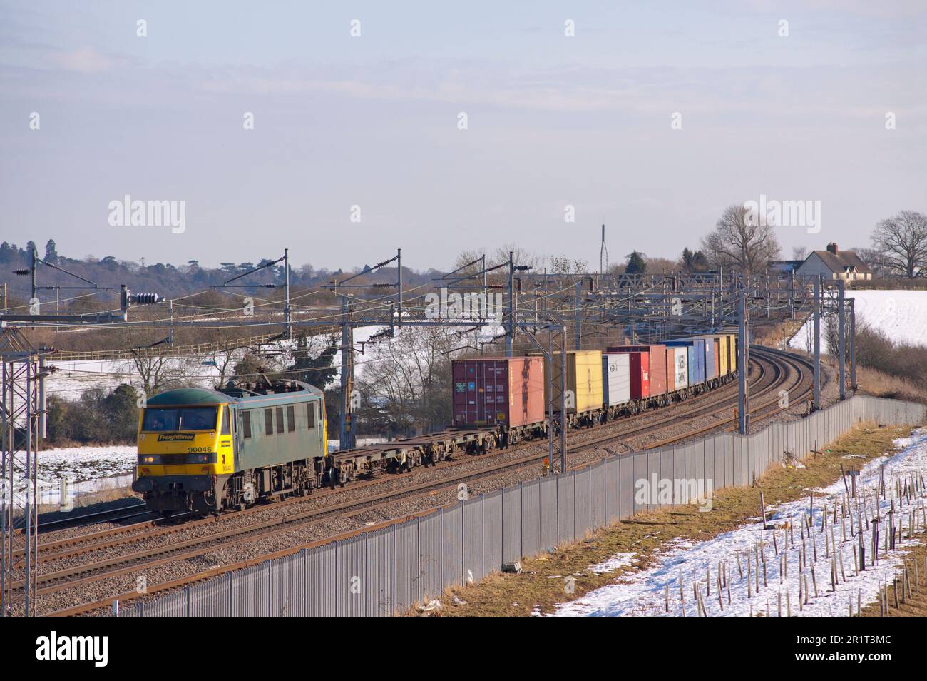 Class 90 electric locomotive hi-res stock photography and images - Alamy