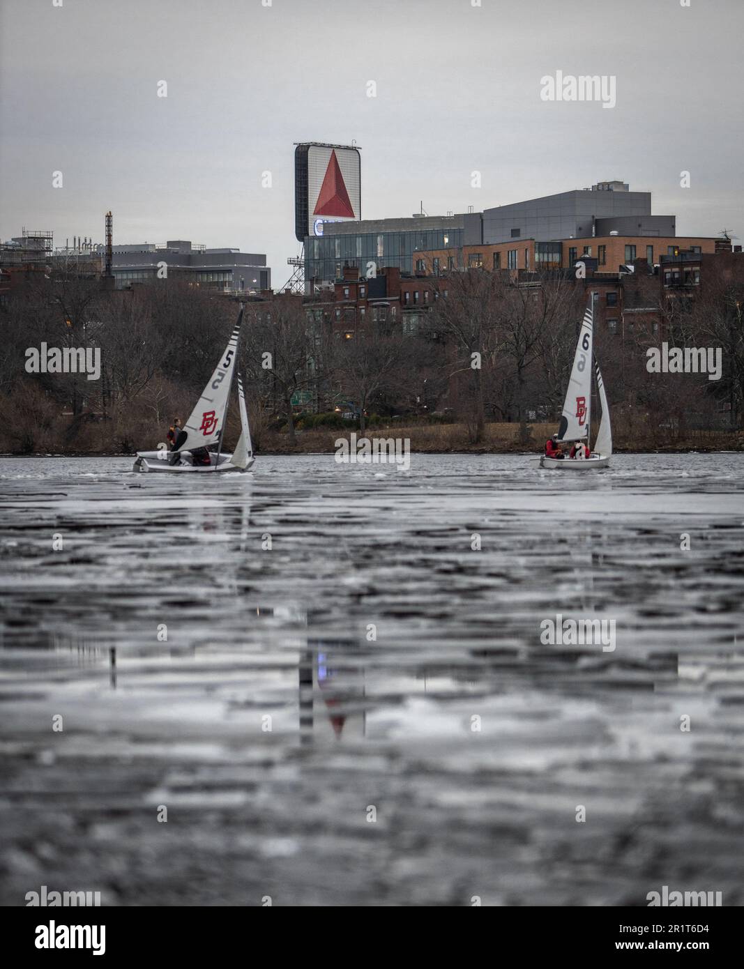 Team sailing hi-res stock photography and images - Alamy