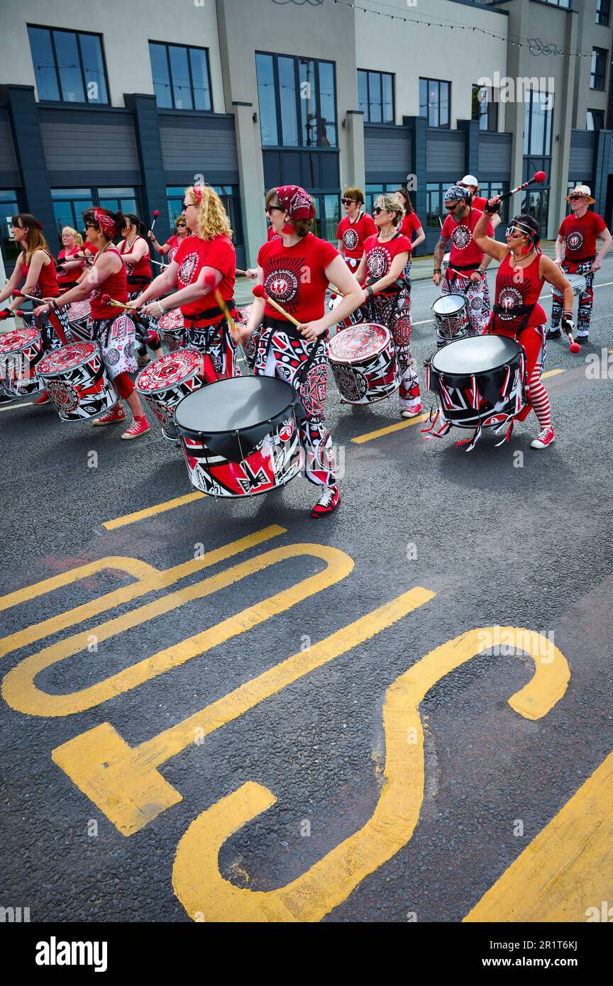 Batala samba reggae and carnival drumming band playing on Blackpool ...