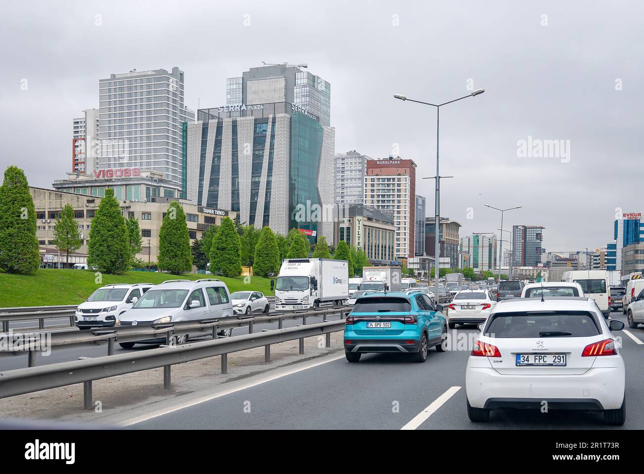 BAHCELIEVLER district in Istanbul. Roads and traffic in Istanbul City ...