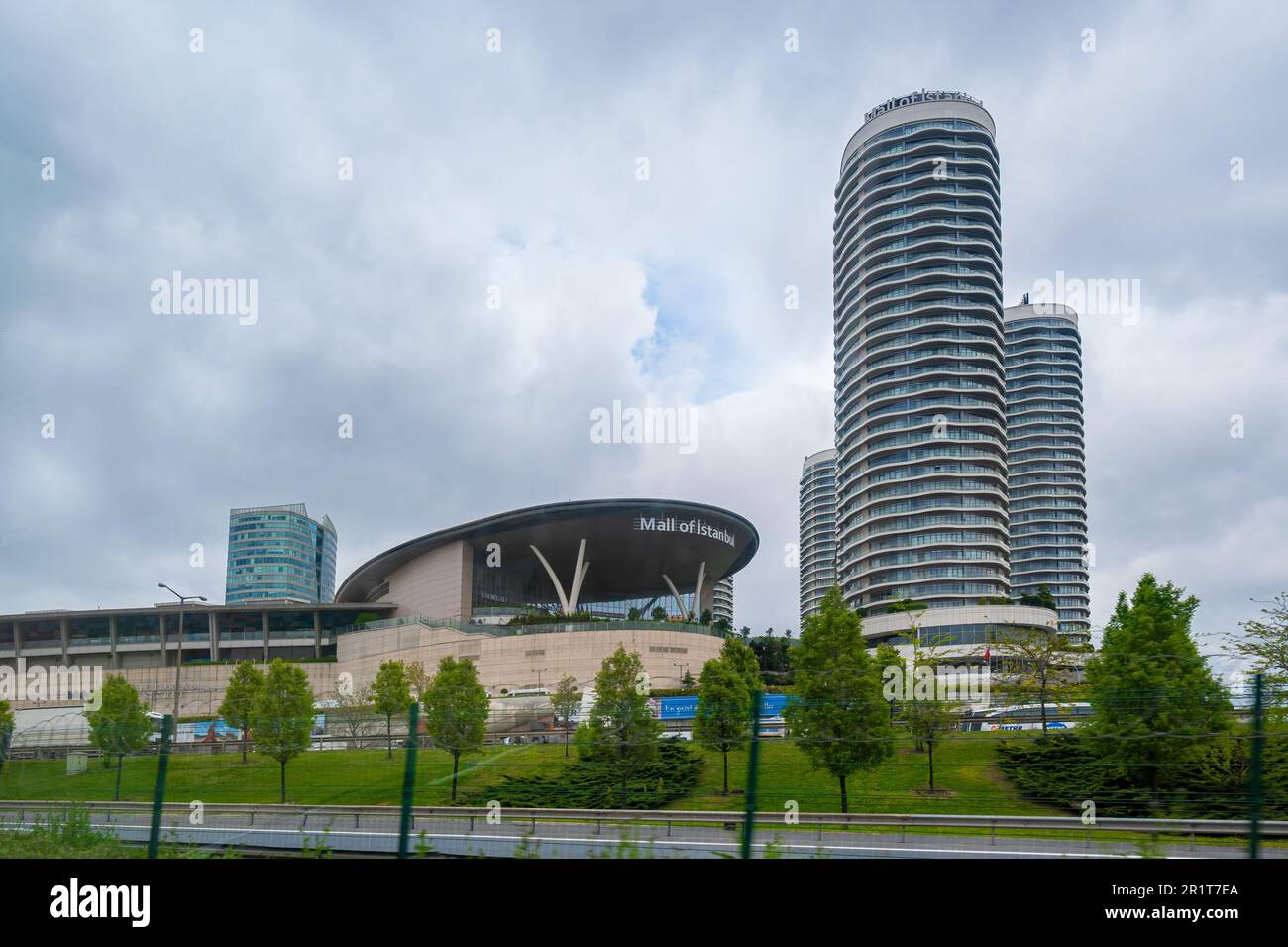 Mall Of Istanbul Exterior View Stock Photo Alamy mall-of-istanbul-exterior-view-stock-photo-alamy