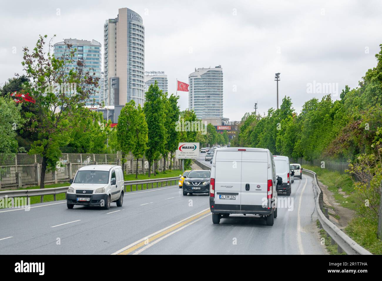 BAHCELIEVLER district in Istanbul. Roads and traffic in Istanbul City ...