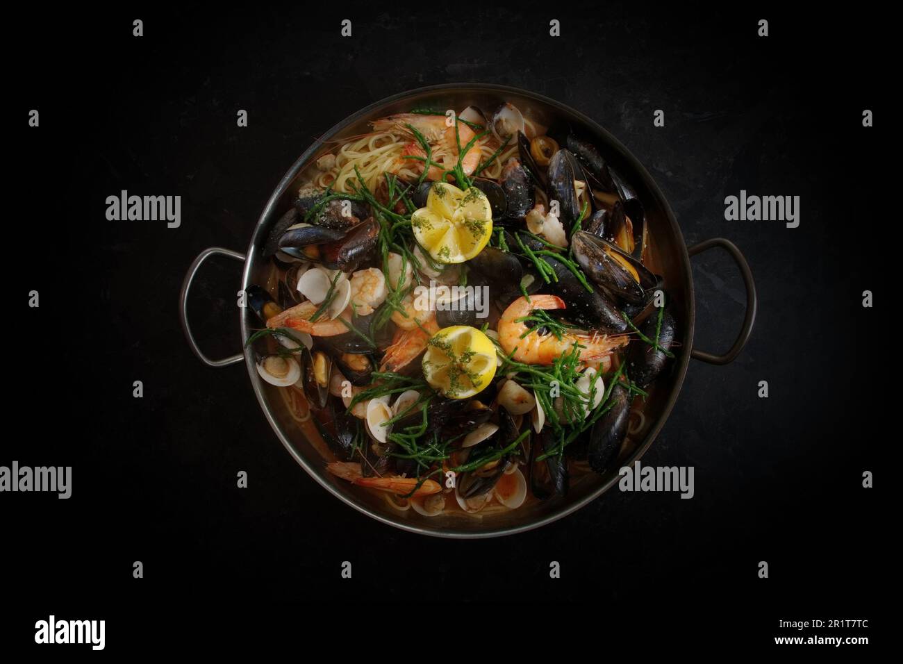 Seafood Pasta with prawns and other shell fish Stock Photo - Alamy