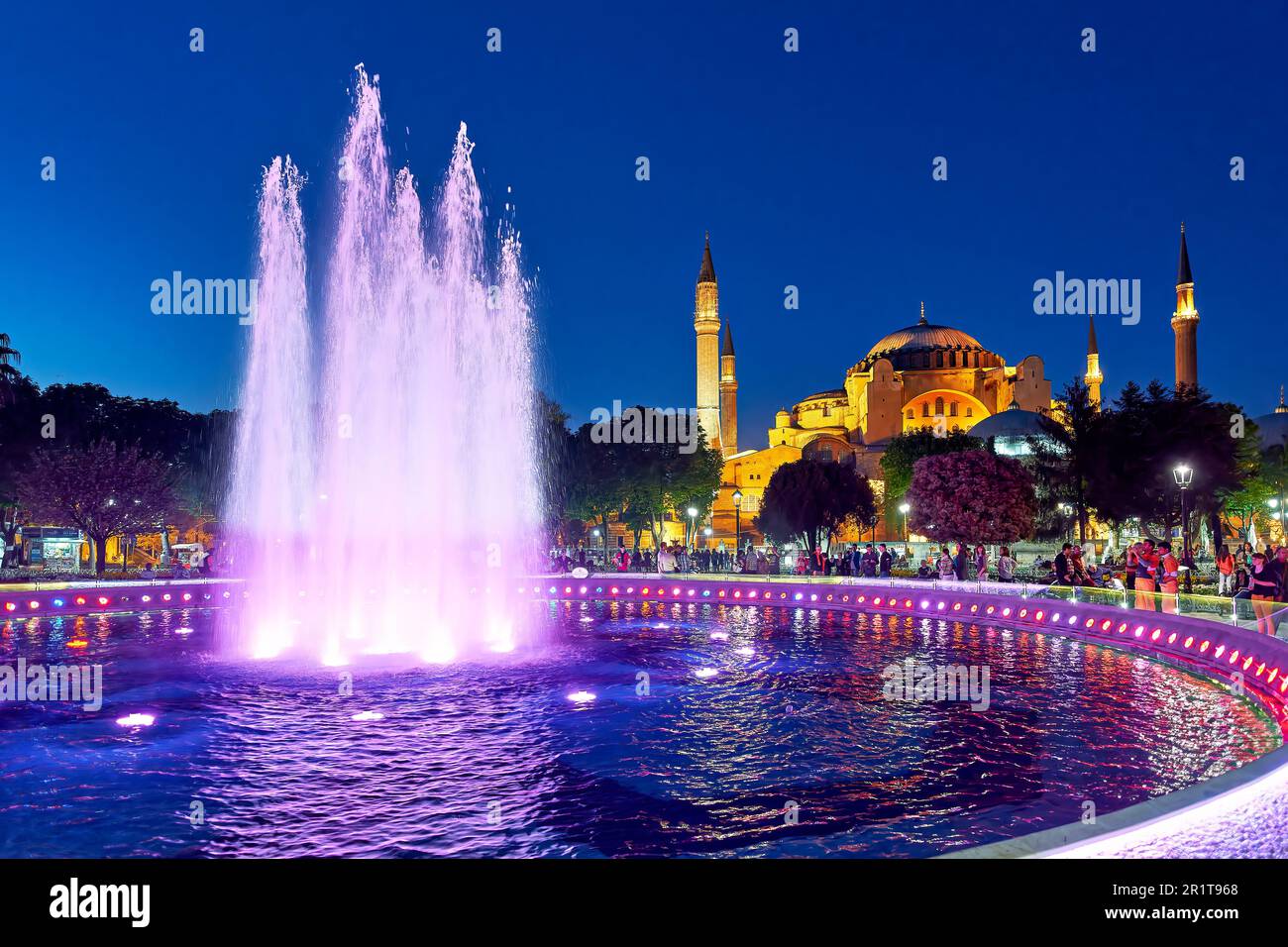 Illuminated istanbul hi-res stock photography and images - Alamy