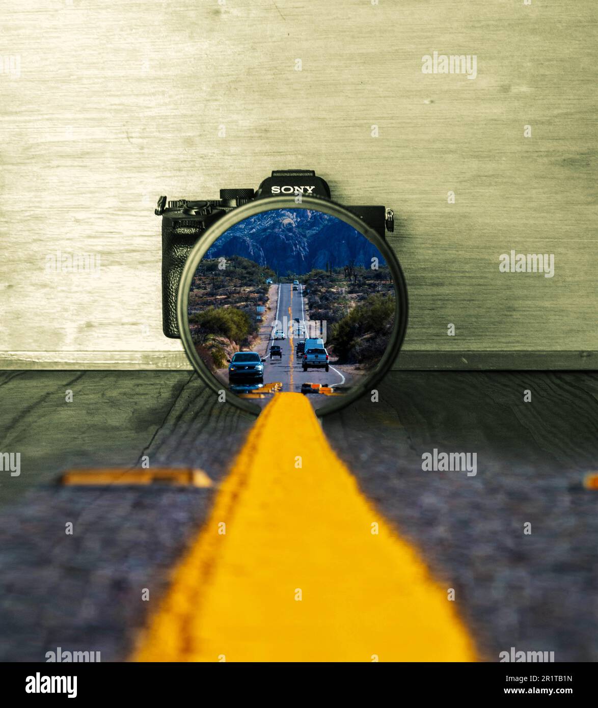 Cars running a traffic light hi-res stock photography and images - Alamy