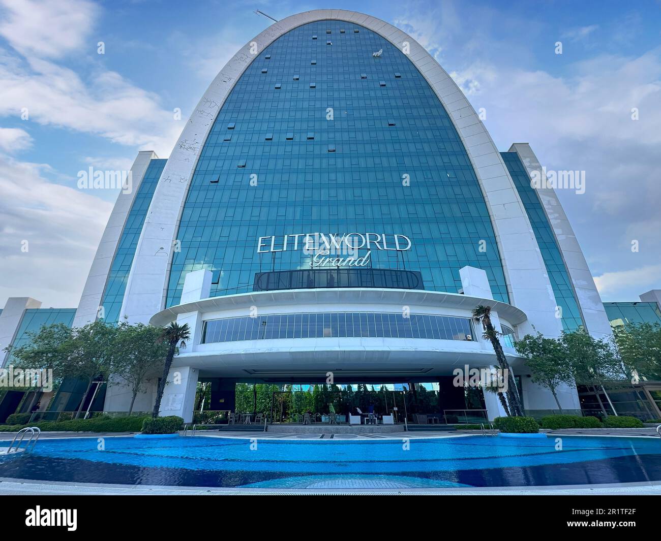 World elite hi-res stock photography and images - Alamy