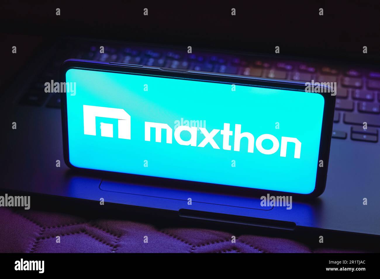 Maxthon logo hi-res stock photography and images - Alamy