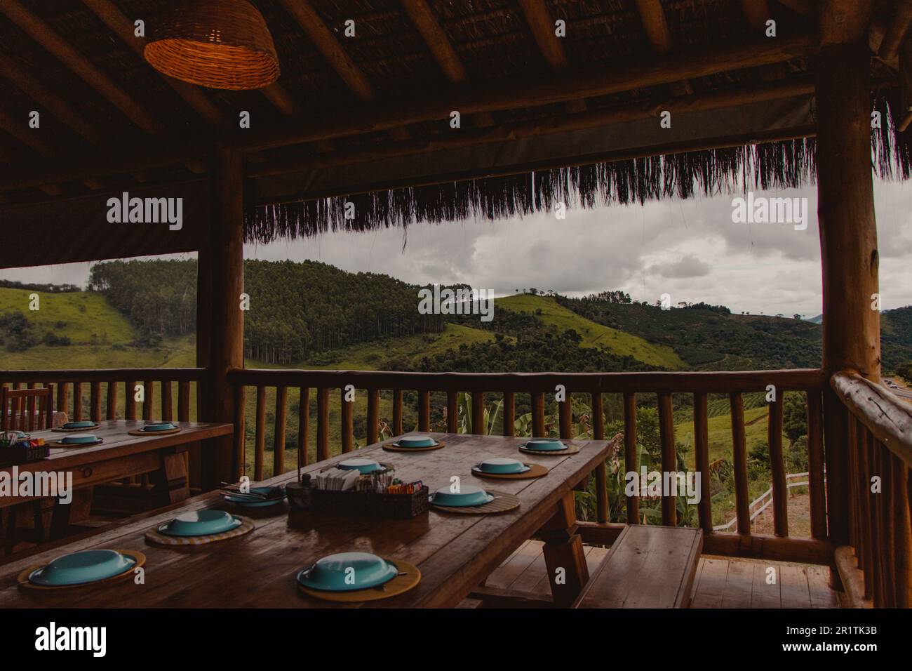 Restaurant view of table mountain hi-res stock photography and images ...