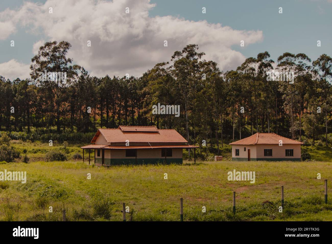 Simple houses in hi-res stock photography and images - Alamy