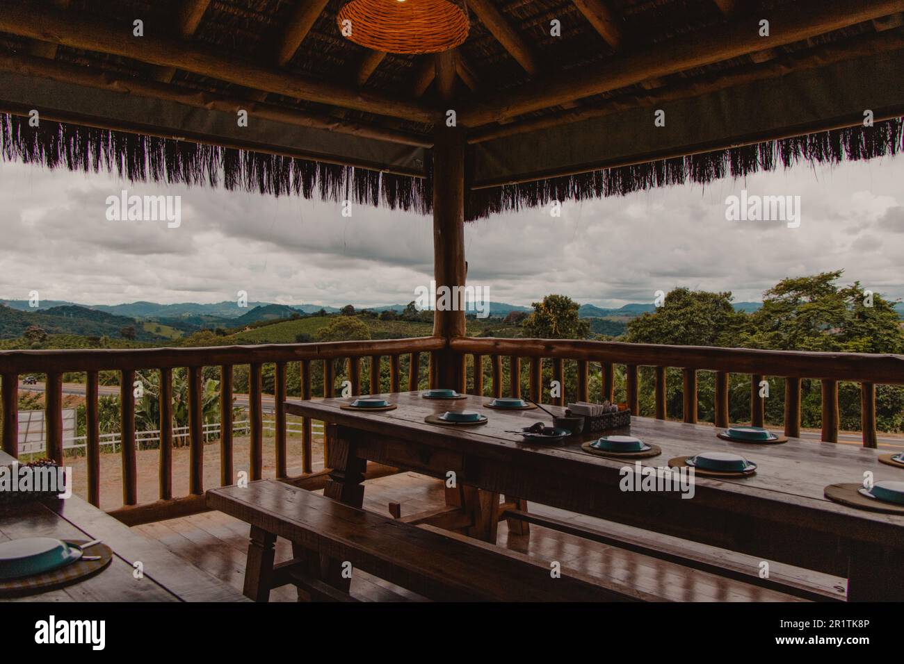 fancy picnic dinner table Stock Photo - Alamy