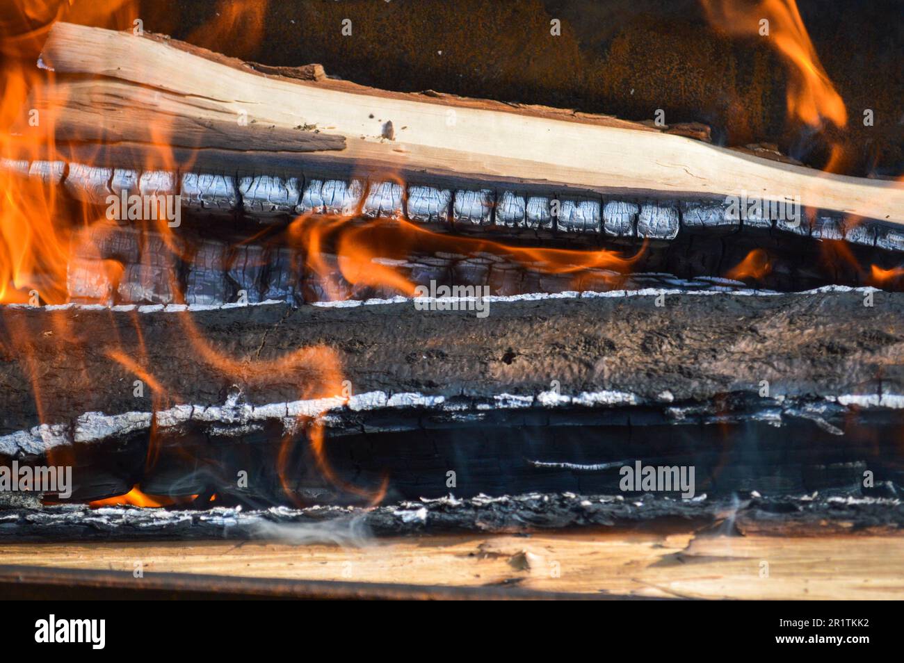 Burnt wood planks hi-res stock photography and images - Alamy
