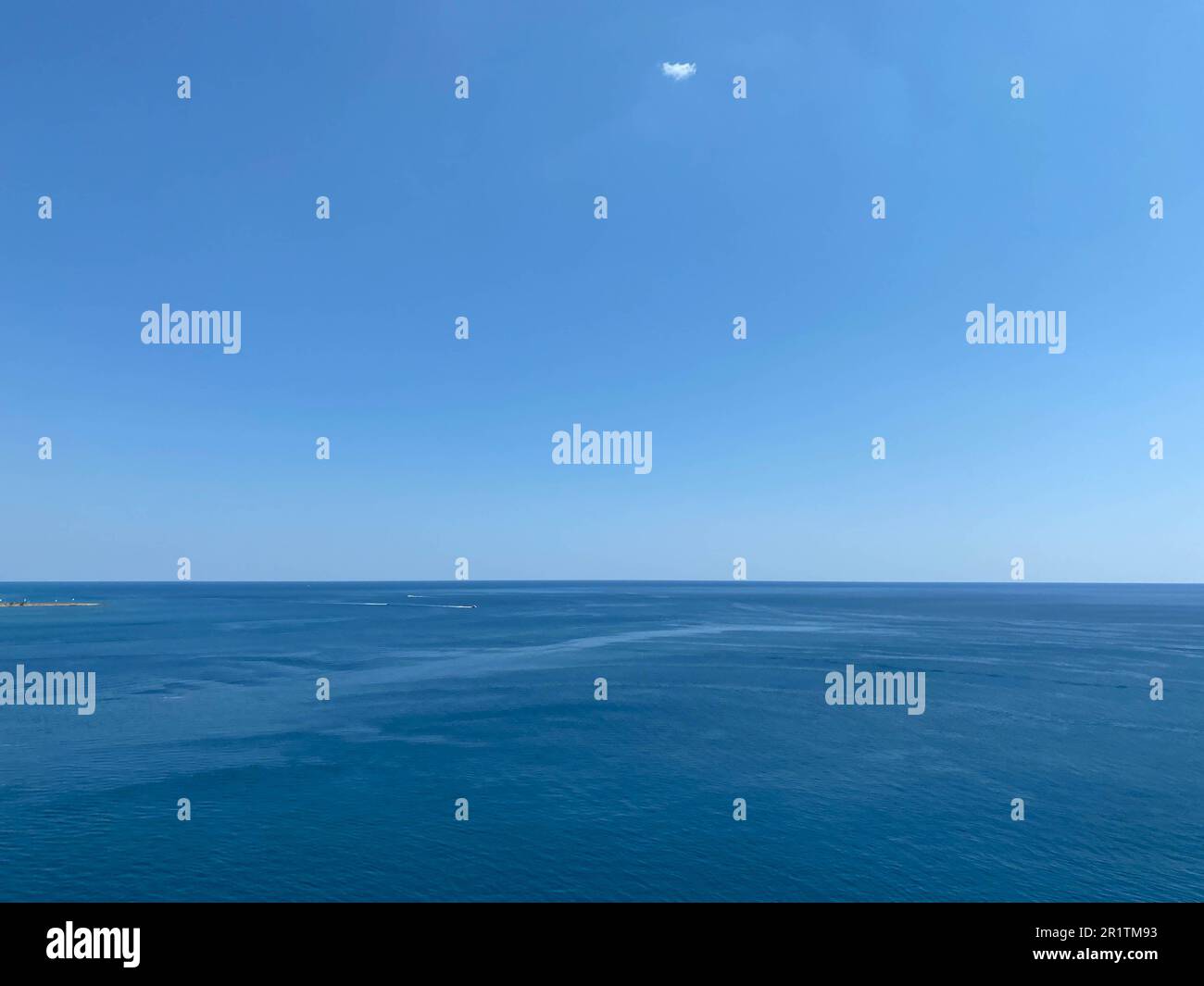 Atlantic ocean - beautiful seascape sea horizon and blue sky, natural ...