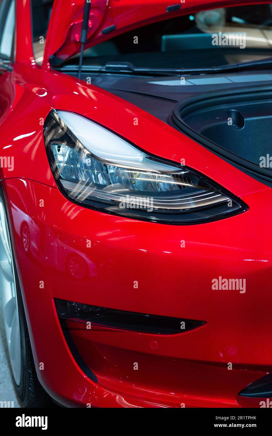 Tesla at autoshow hi-res stock photography and images - Alamy