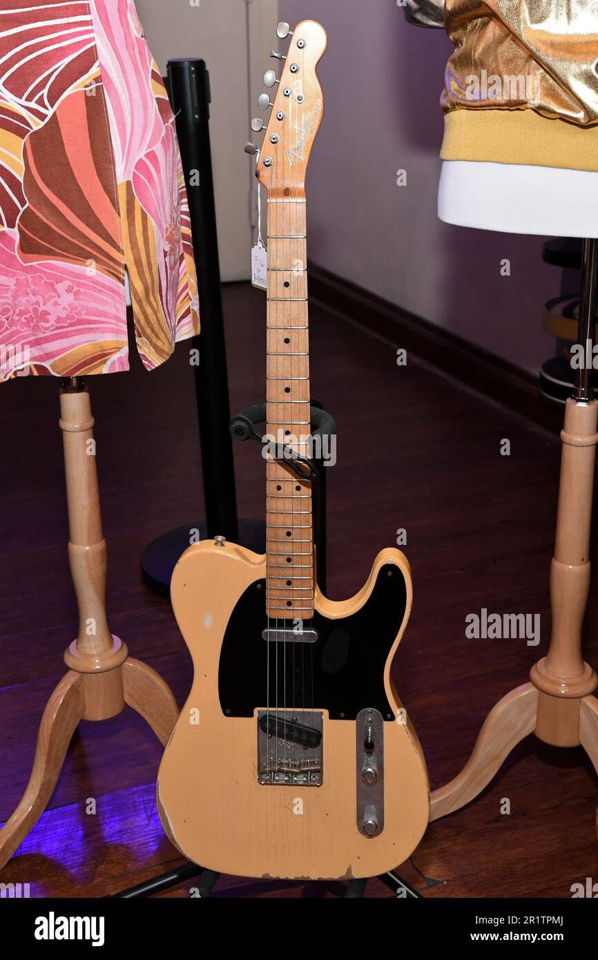 Fender telecaster custom hi-res stock photography and images - Alamy