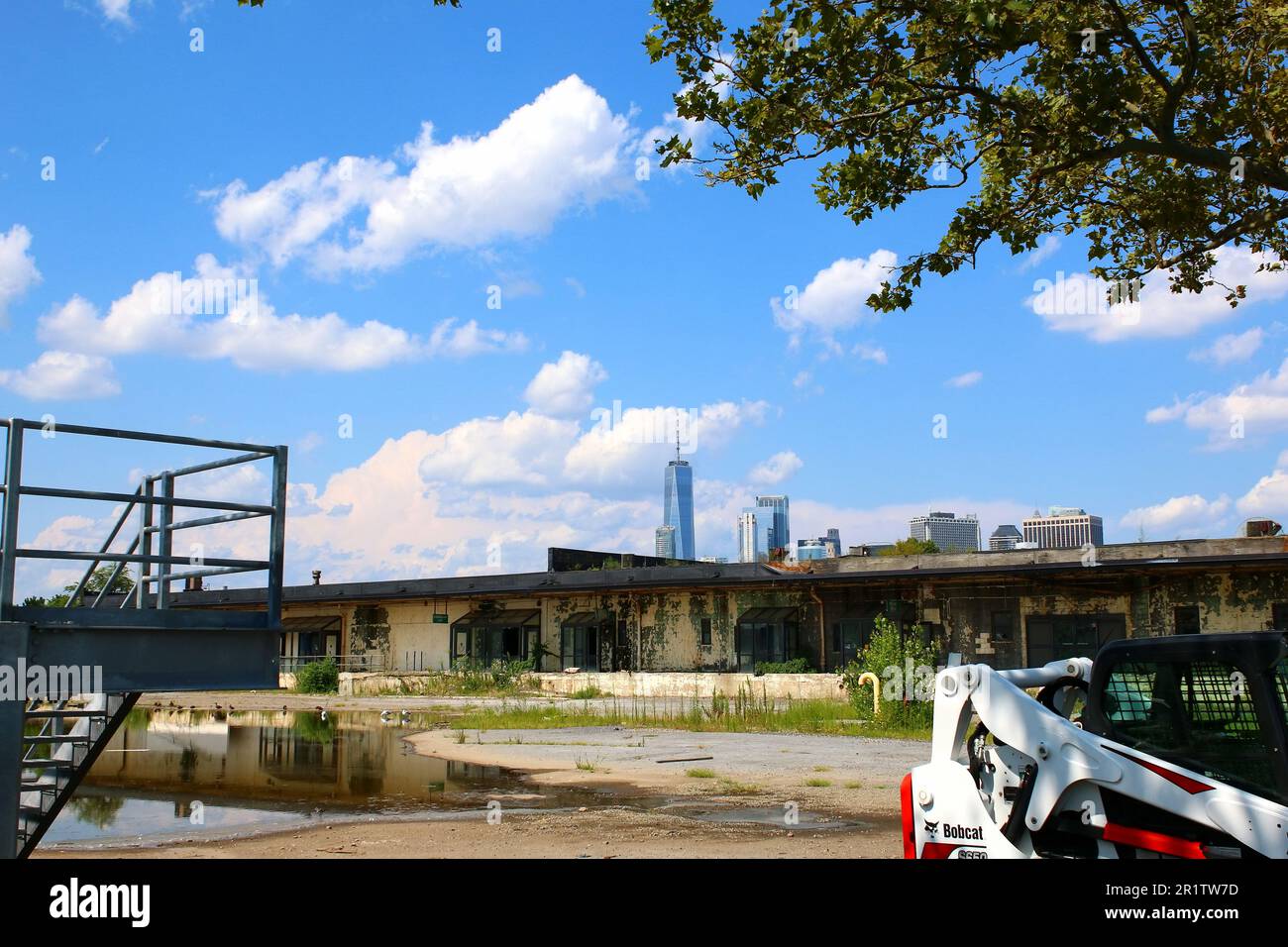 Commissary building hi-res stock photography and images - Alamy